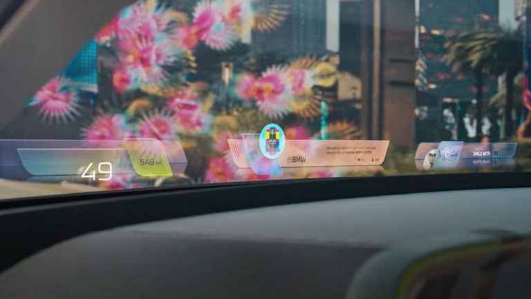 BMW、フロントガラス幅いっぱいに広がるディスプレイを発表 | Gadget Gate