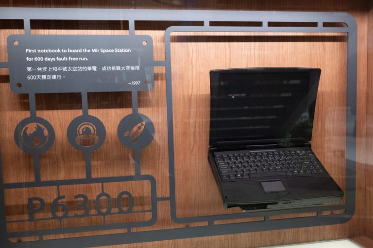 台湾「新ASUS本社」訪問レポート。“懐かしの製品”展示から本格的なジムも | Gadget Gate